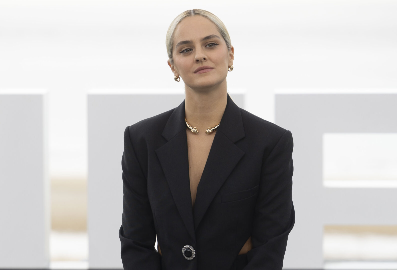 'Emmanuelle': "En 2024 una mujer no necesita estar enamorada para tener ...