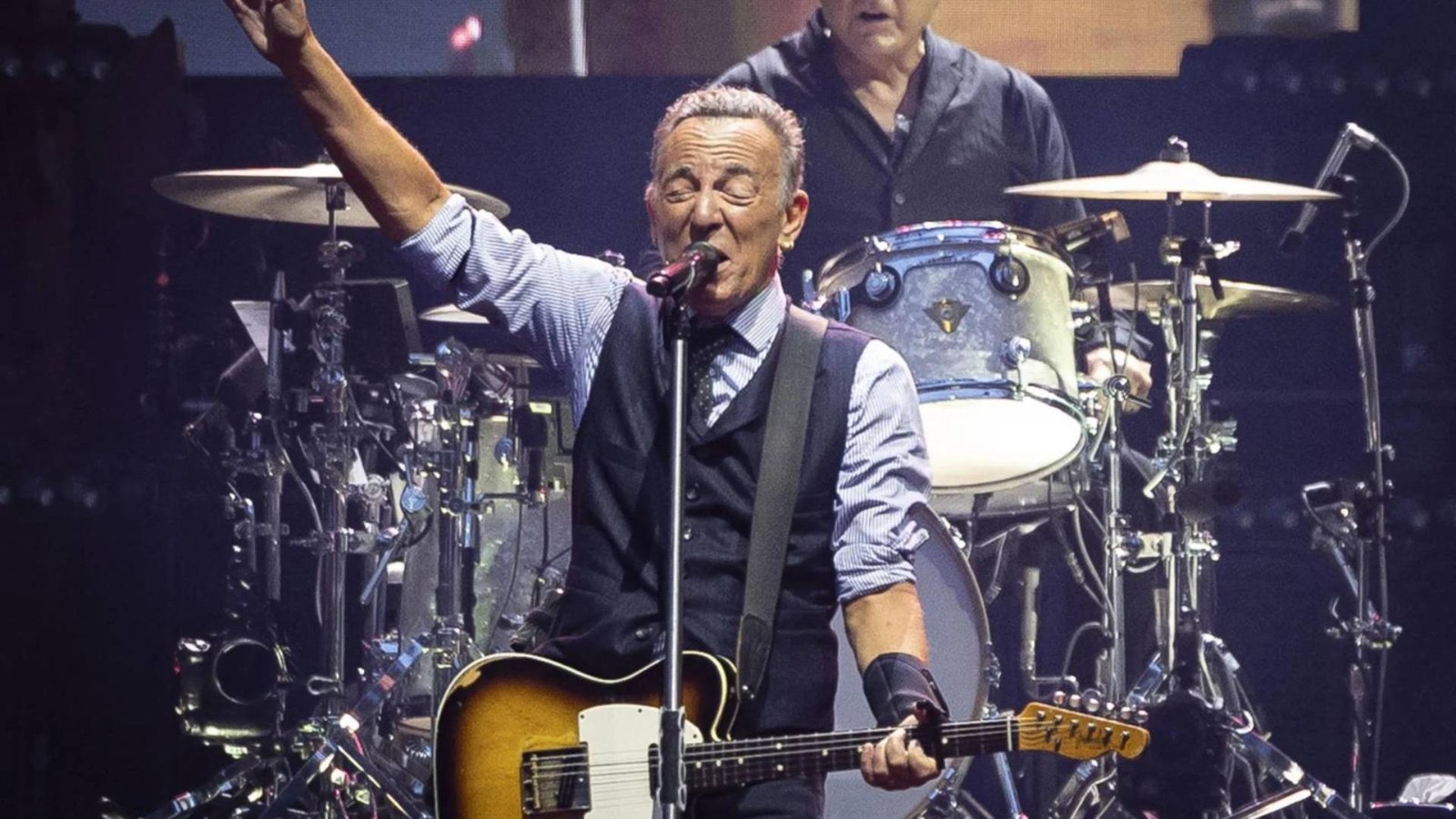 The Boss resurge en Anoeta: Springsteen, lluvia y protesta popular en ...