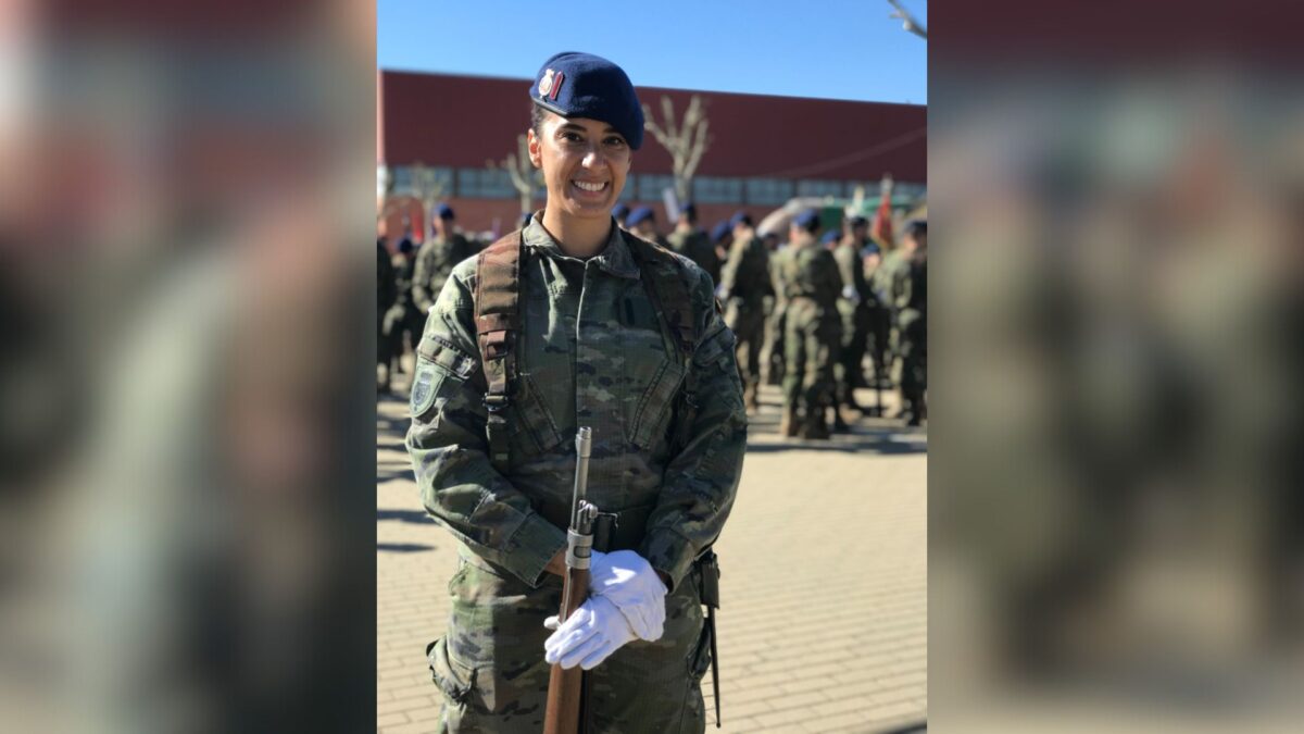 La guardia real Laura Laguna: "Vivir el desfile del 12-0 desde dentro ...