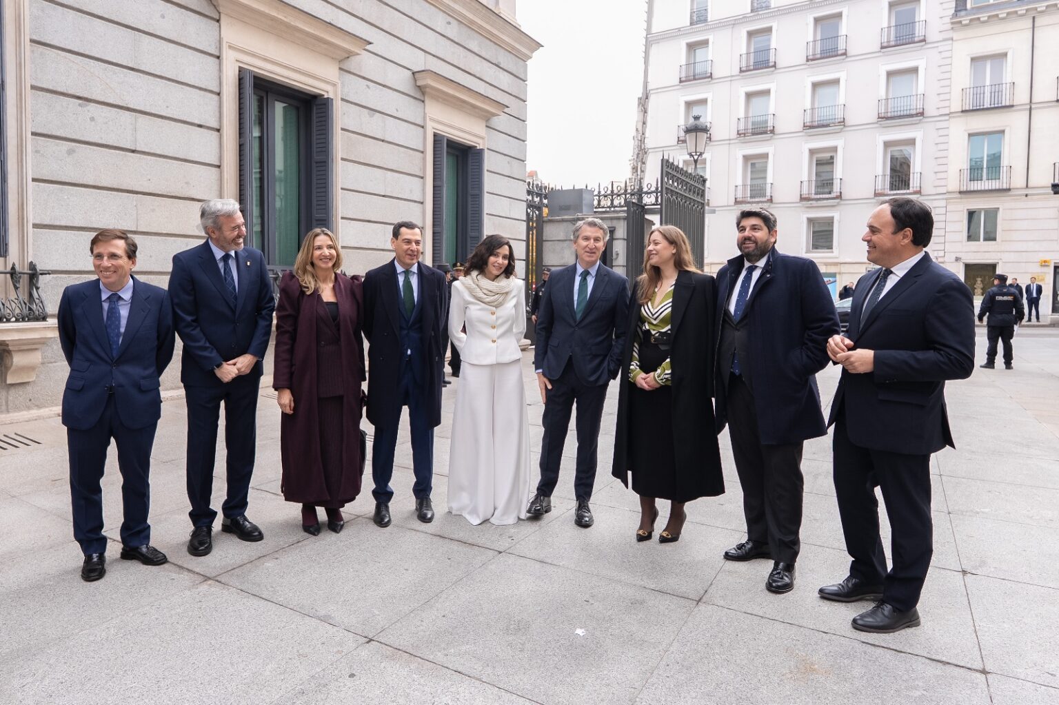 Feijóo desprecia el órdago de Vox: no sustituirá a Guardiola para ...